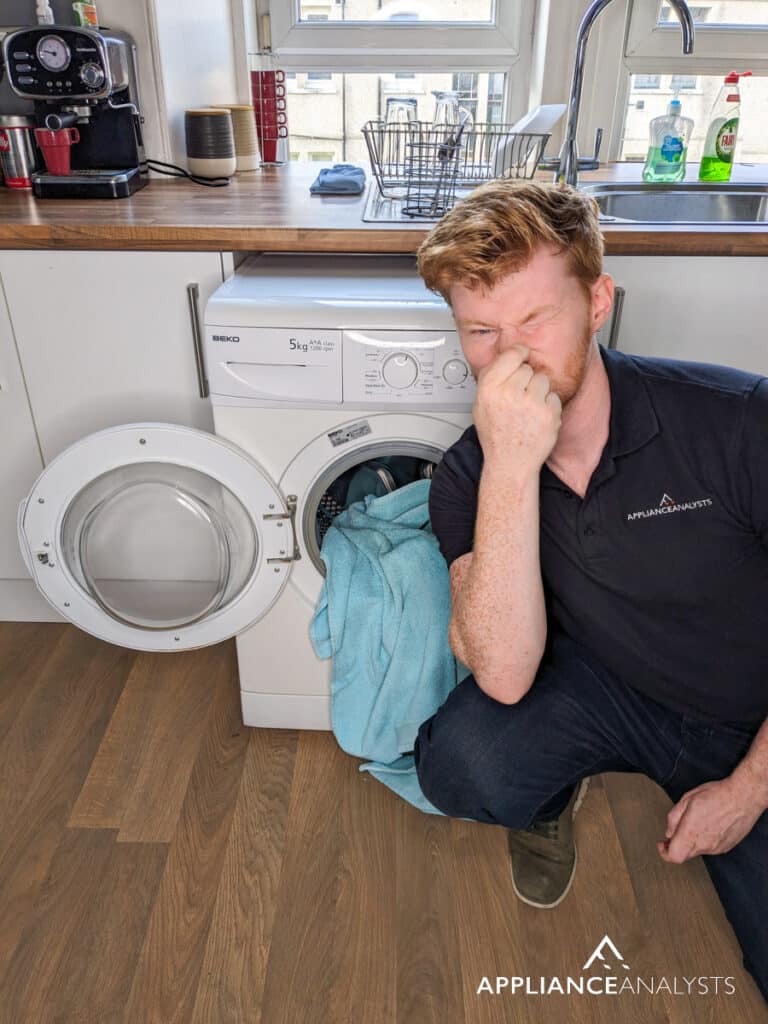 Cleaning A Washer That Smells of Mold or Must: 10 Steps