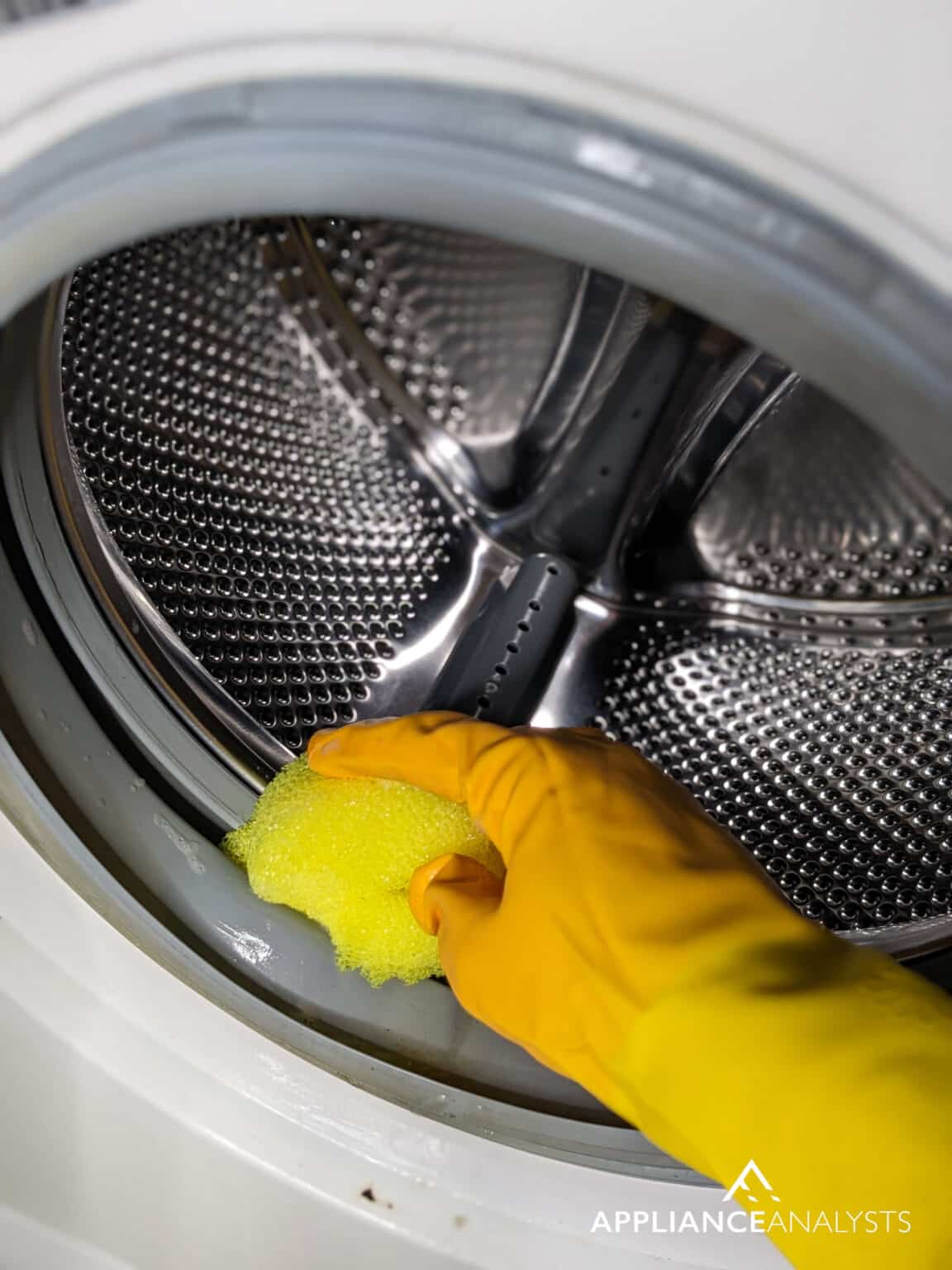 Cleaning A Washer That Smells of Mold or Must: 10 Steps